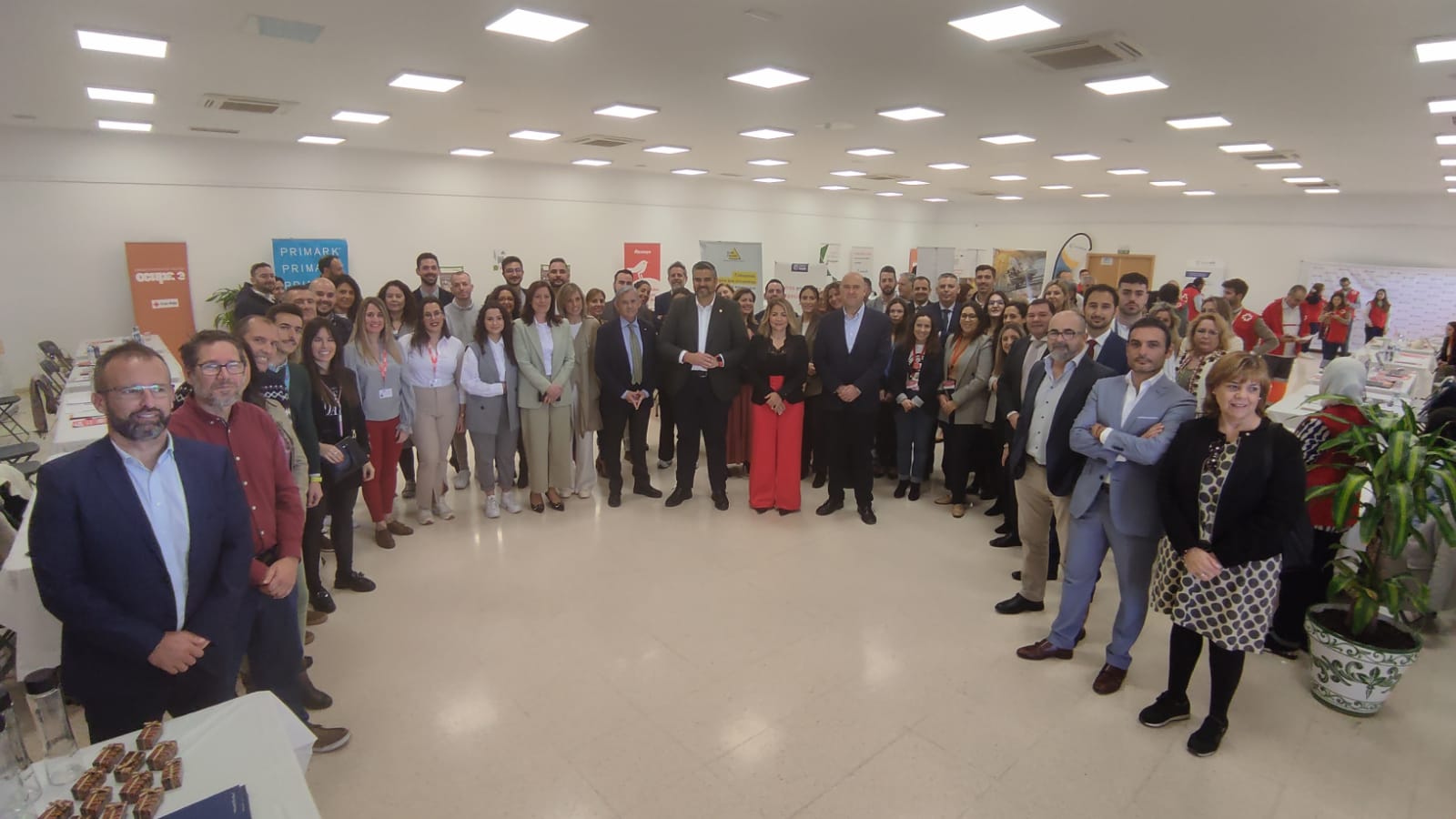 Mijas celebra con éxito la I Feria de Empleo de Cruz Roja Costa del Sol- Ocúpate con 1.300 ...